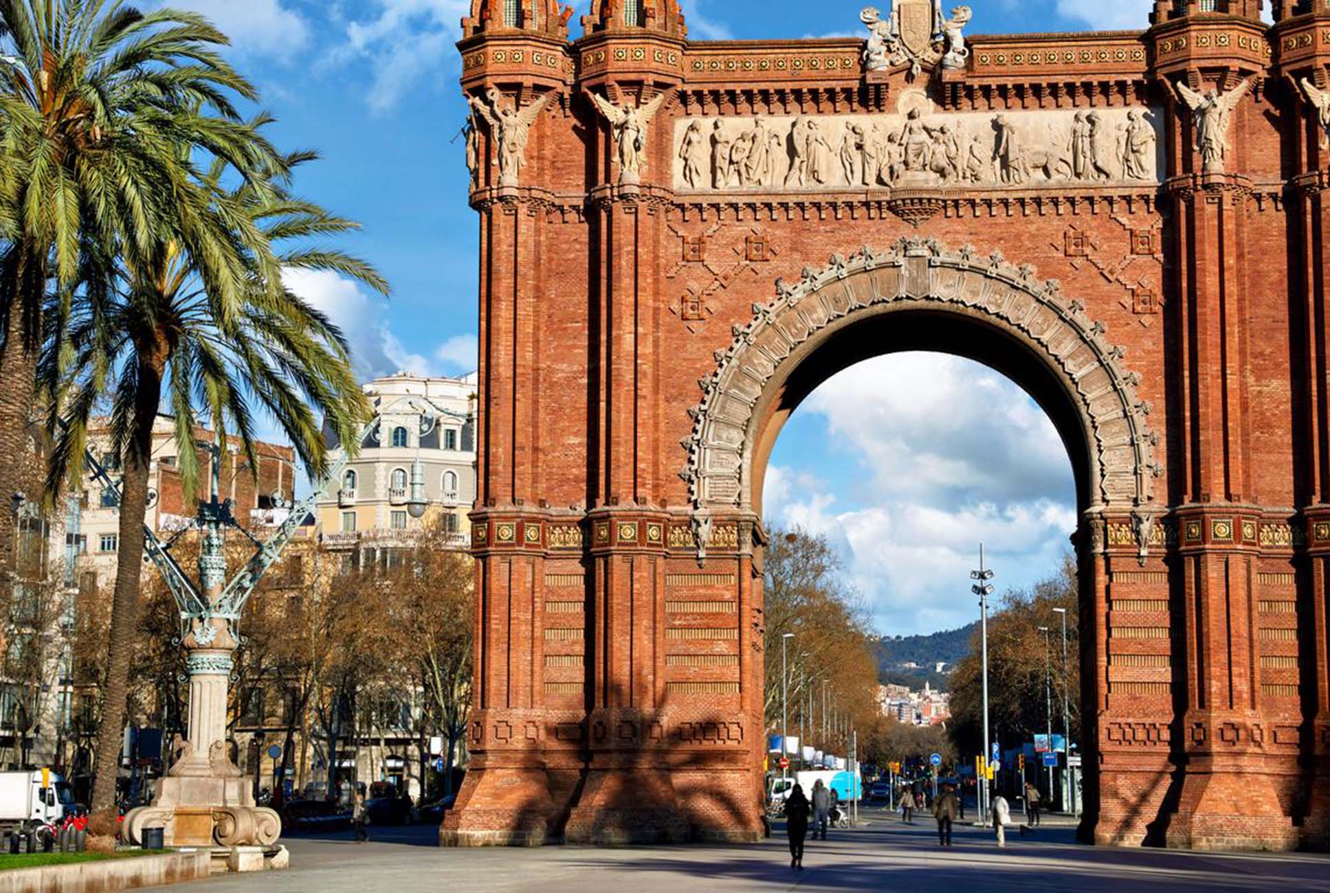 Exploring the Arc de Triomf: Barcelona’s Iconic Landmark – The Dream Trip